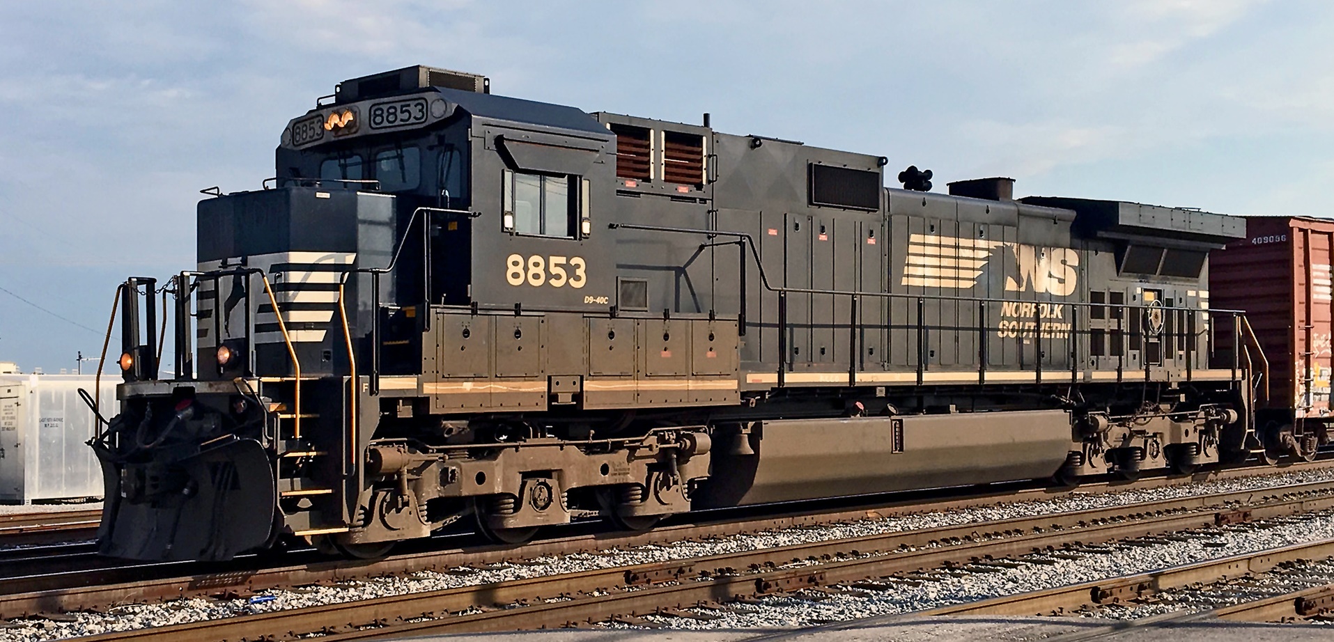 N Scale ScaleTrains SXT38533 Locomotive Diesel GE C40 9 