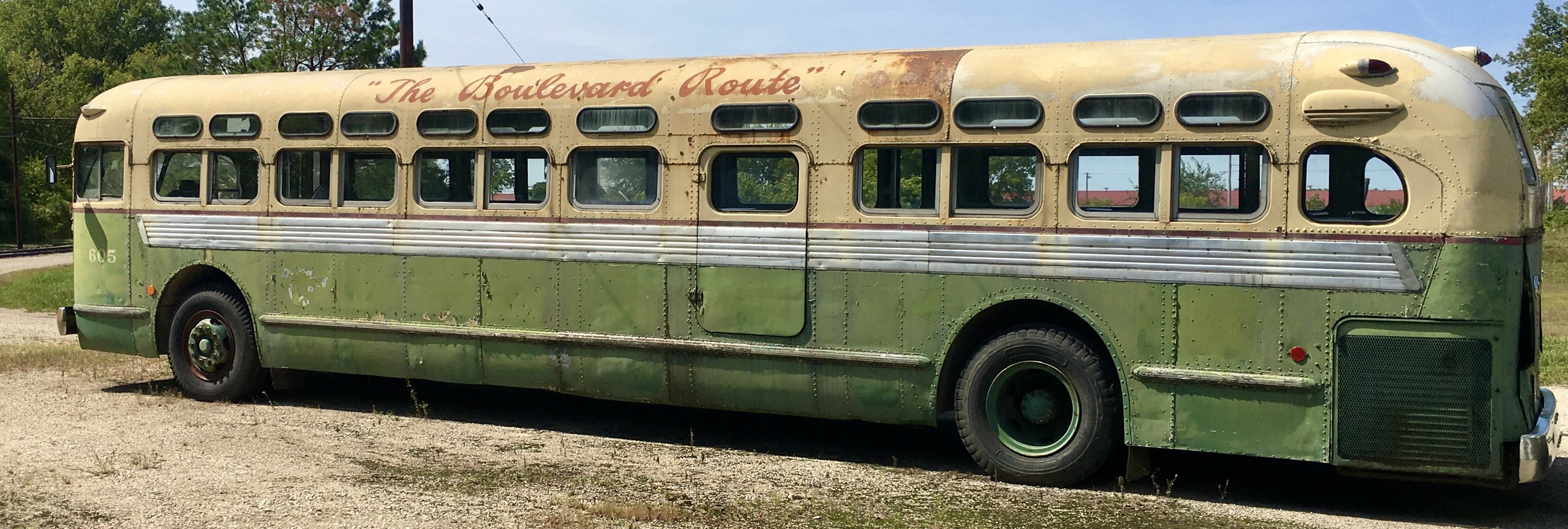 Rapido Trains New Look Bus