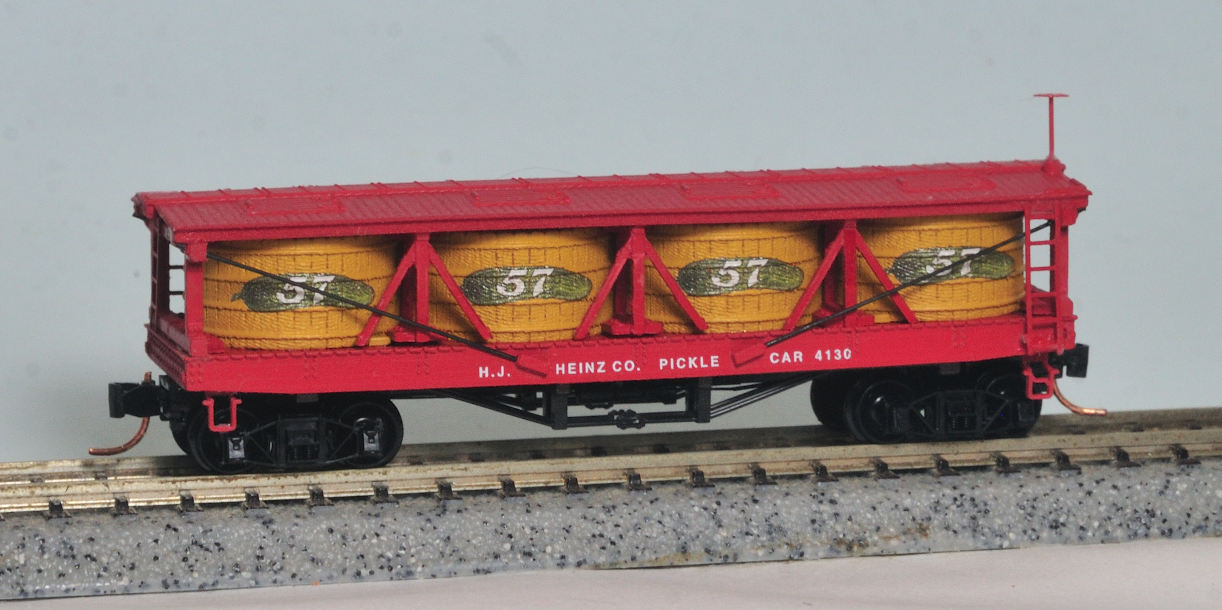 N Scale - Micro-Trains - NSE MTL 18-126 - Tank Car, Pickle - HJ H...